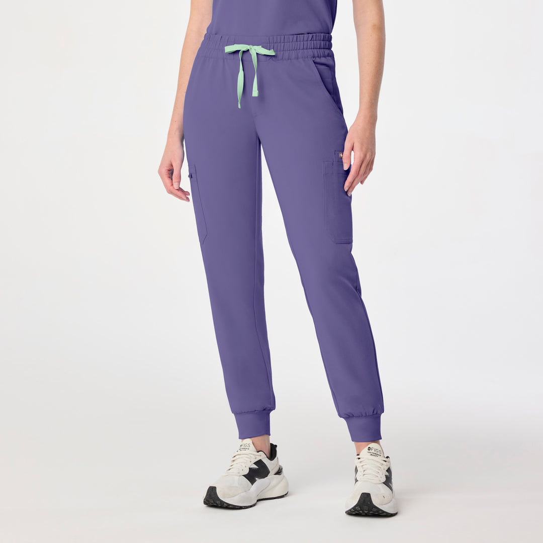 Women's 3XL-6XL Scrubs · FIGS