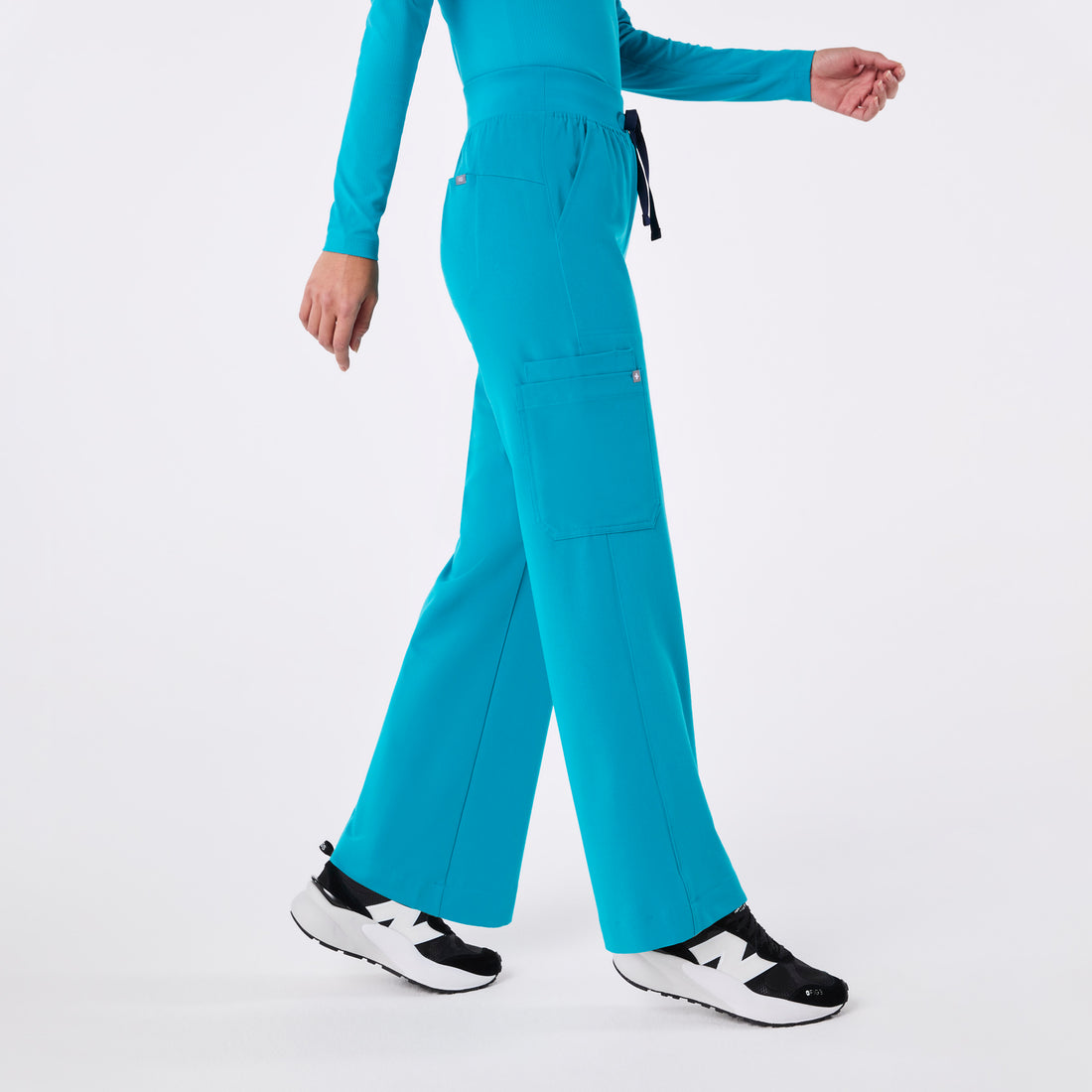Women’s High Waisted Isabel Wide Leg Scrub Pants - Teal · FIGS