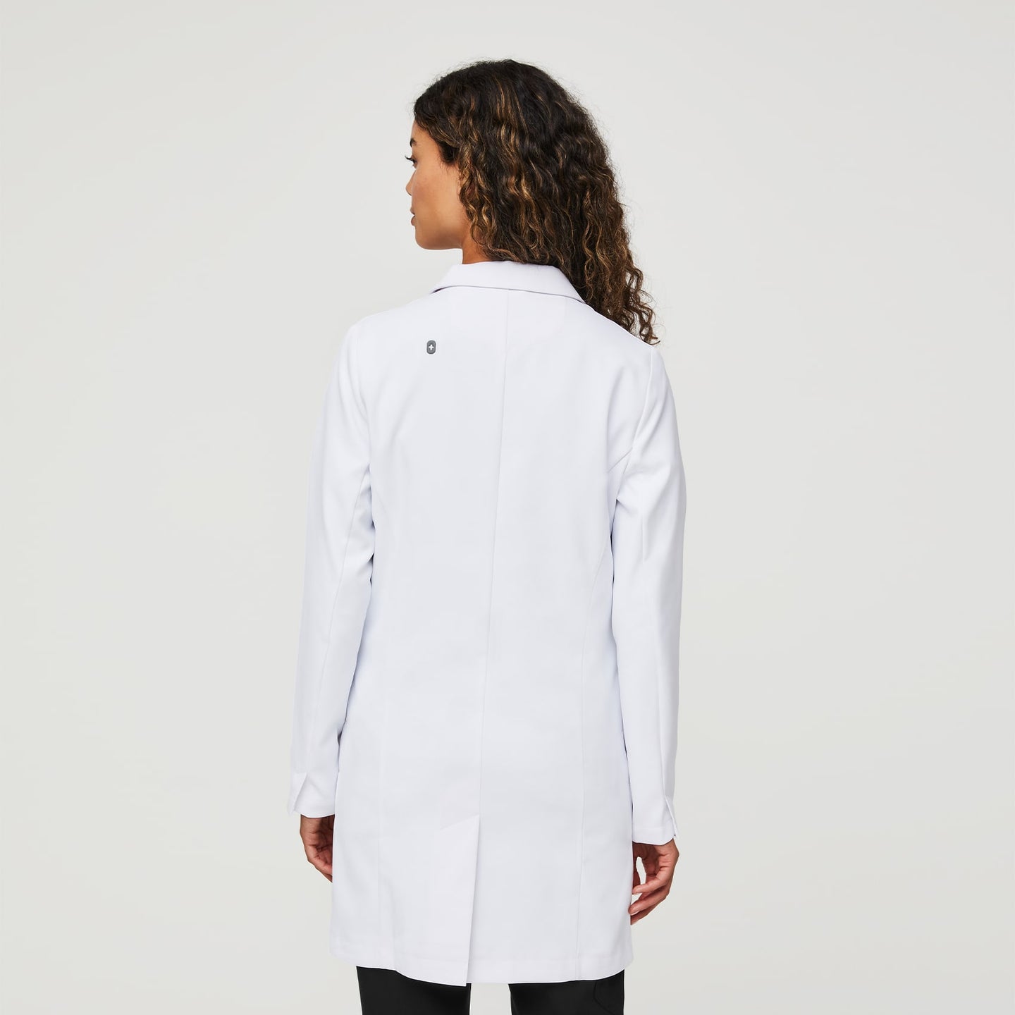 Women’s Bellevue Slim Long Lab Coat - White · FIGS