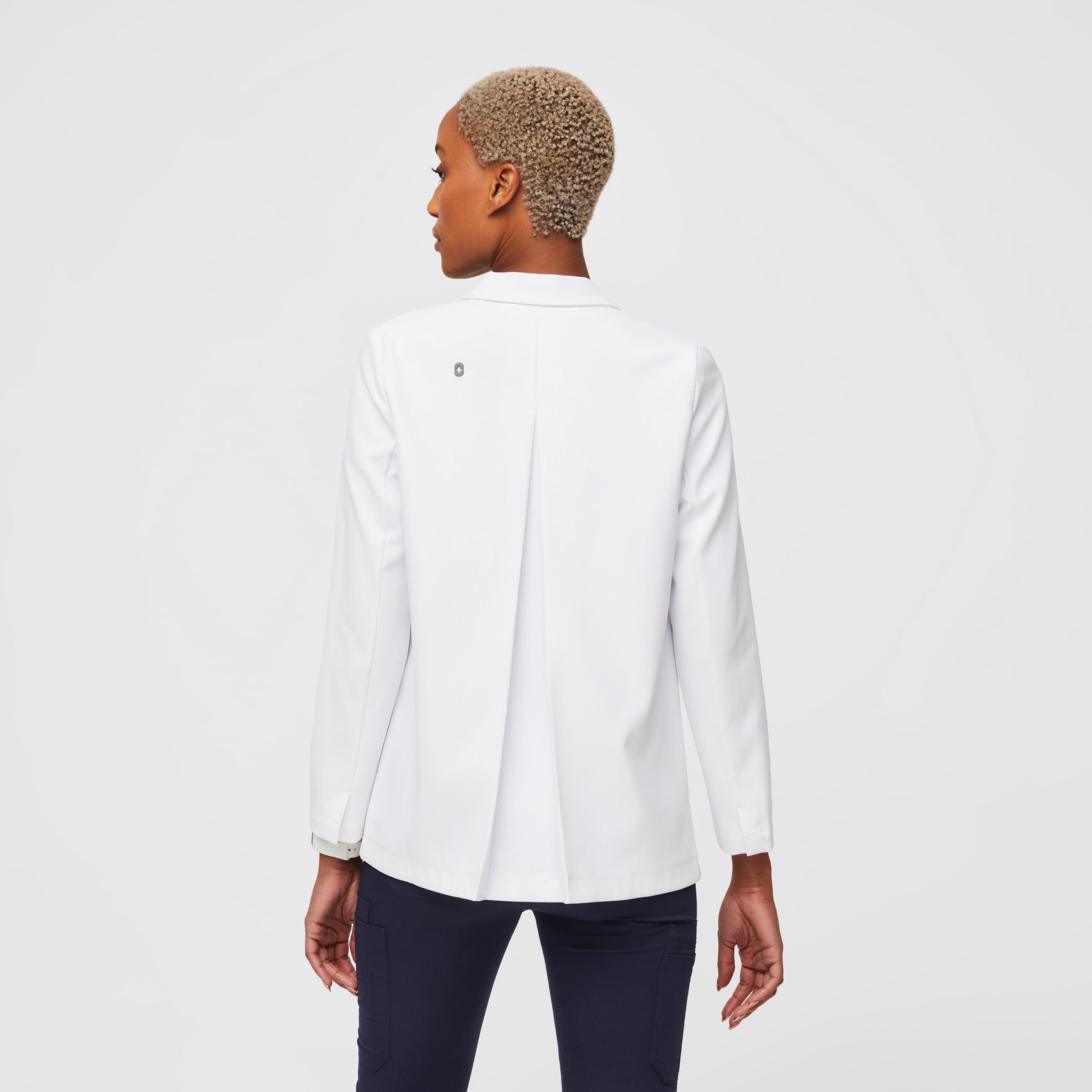 Women’s Bellevue Short Lab Coat - White · FIGS