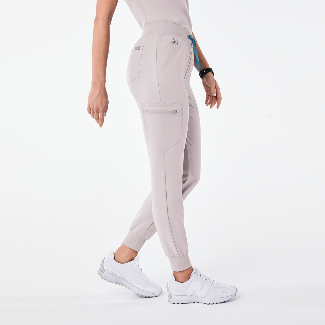 THE SET - Women’s Slate Jogger Scrub Set · FIGS