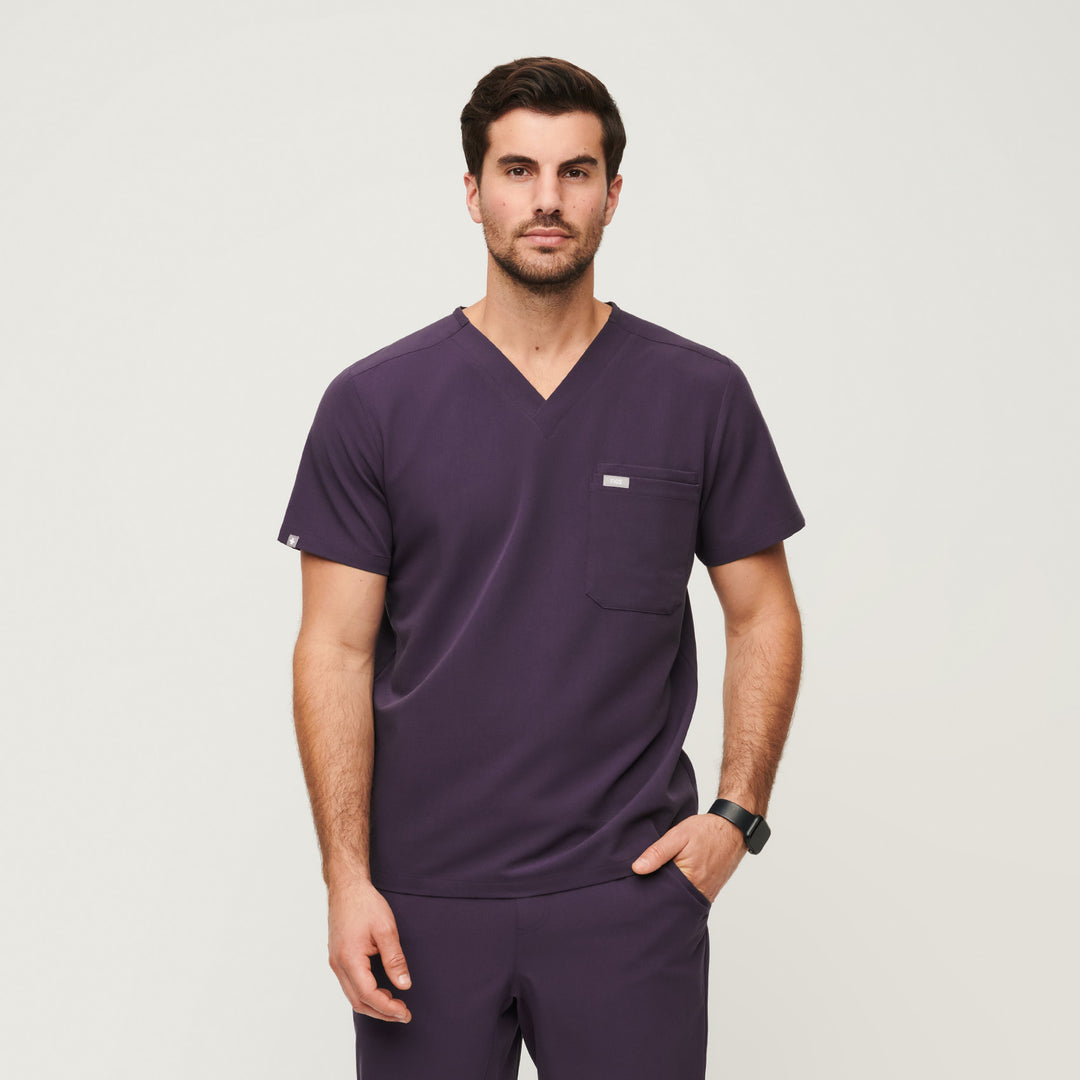Men's Leon™ Three-Pocket Scrub Top · FIGS