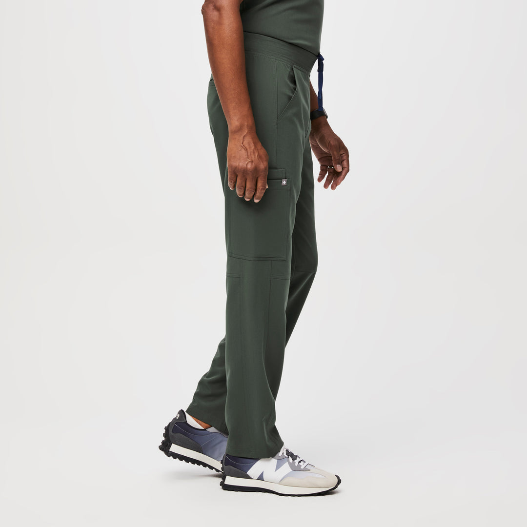 Men's Axim Cargo Scrub Pants™ - Moss · FIGS