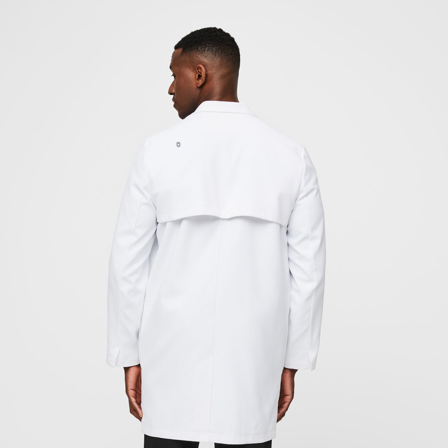 Men’s Harlem Long Lab Coat - White · FIGS