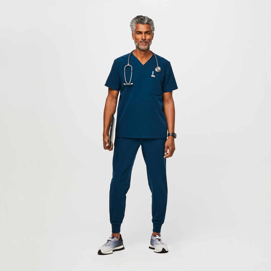 Men's Leon™ Three-Pocket Scrub Top - Deep Reef · FIGS