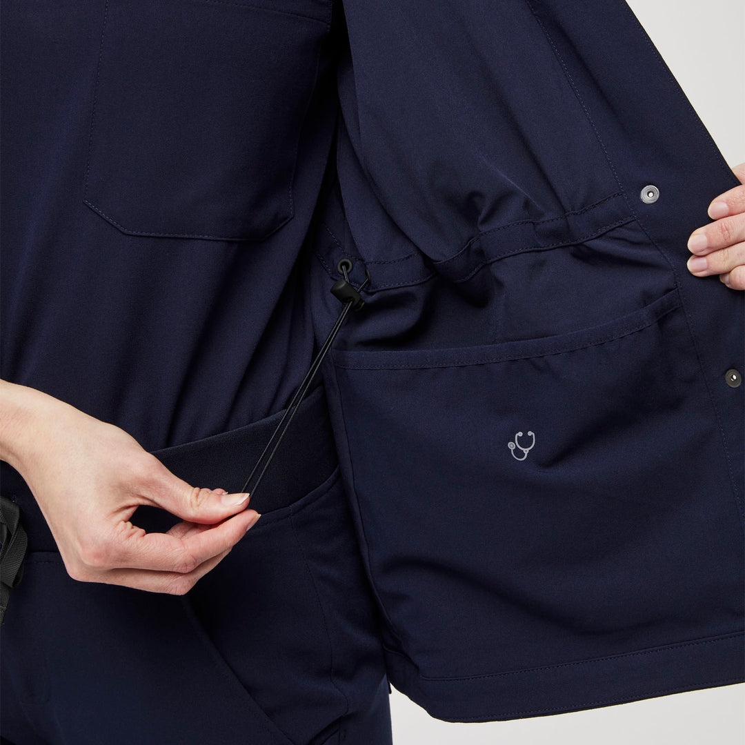 Women’s Page Scrub Jacket - Navy · FIGS