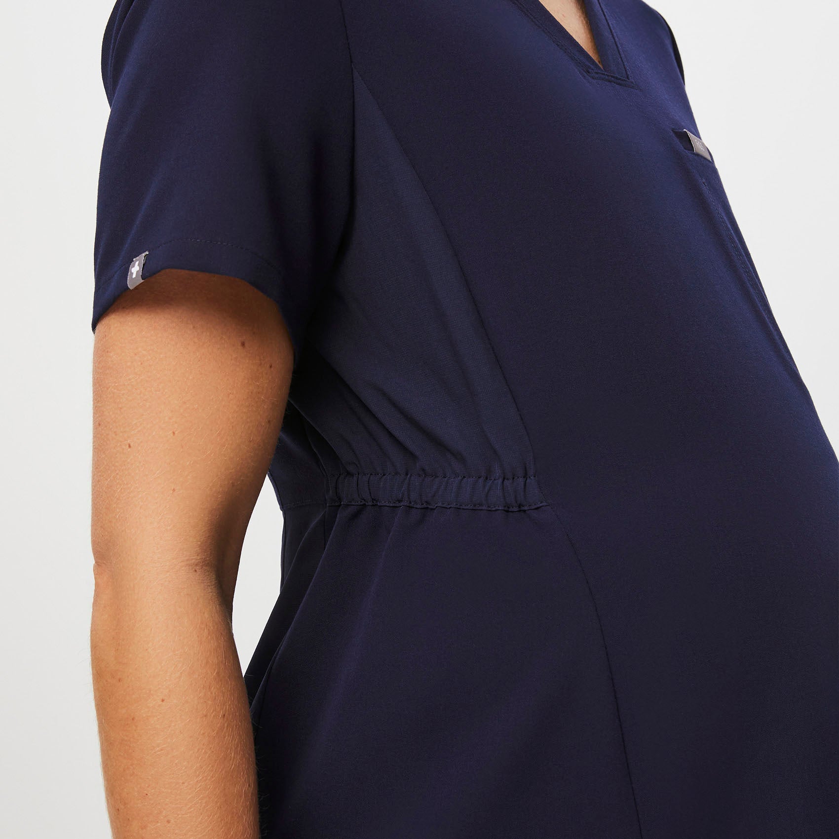 Women’s Octavia Maternity Scrub Top - Navy · FIGS