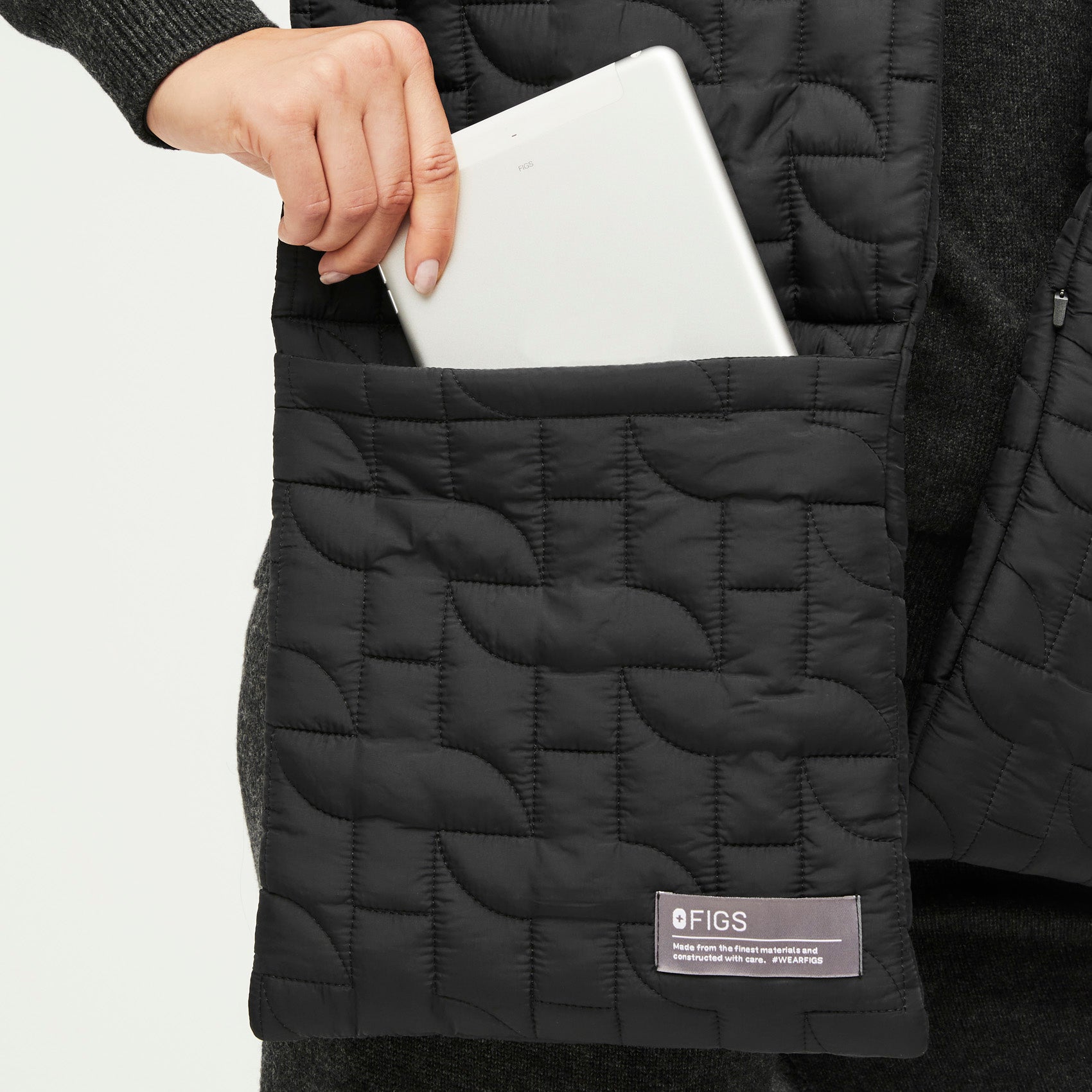 Quilted Puffer Scarf + Eye Mask - Black · FIGS
