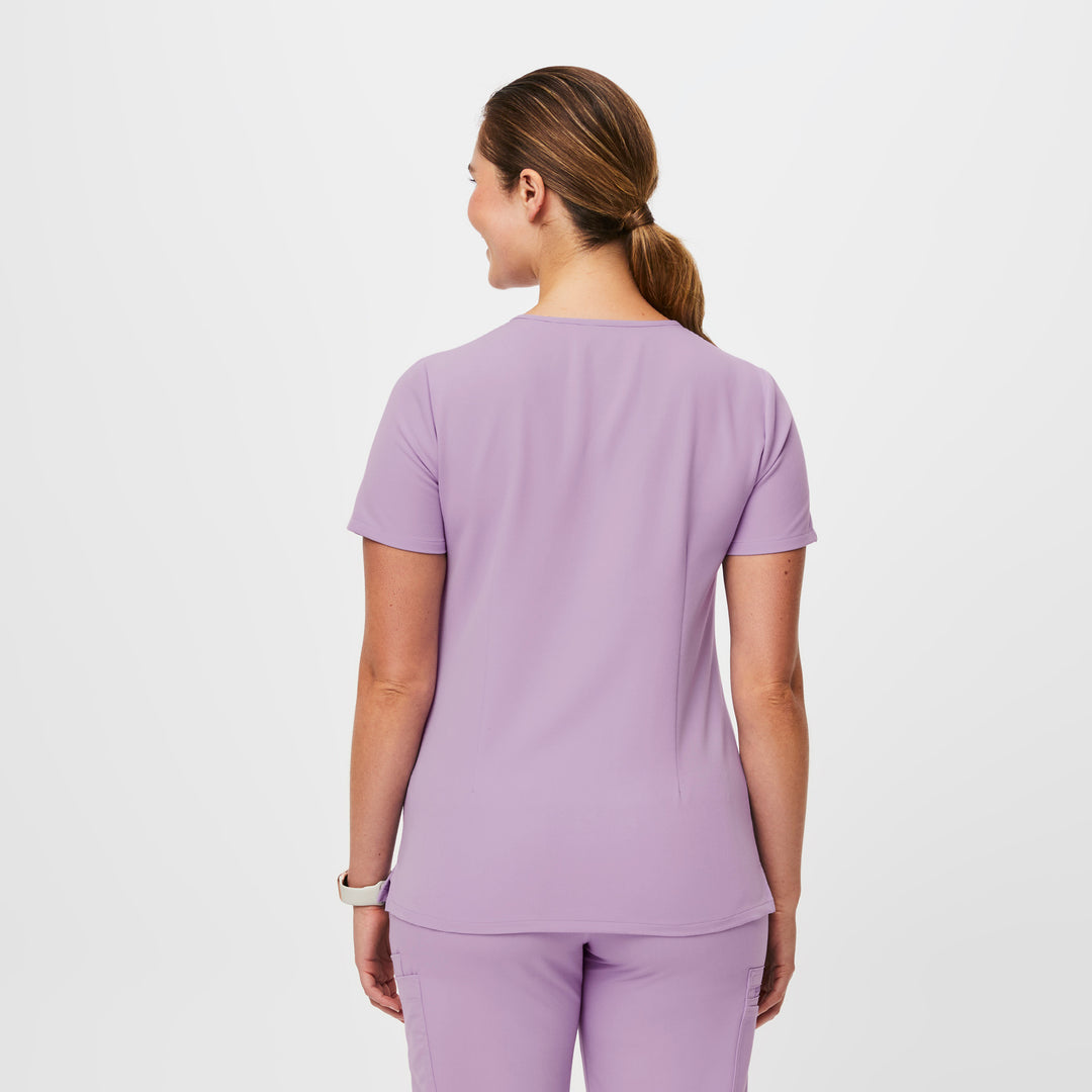 Women's Casma Three-Pocket Scrub Top™ - Lavender Dew · FIGS