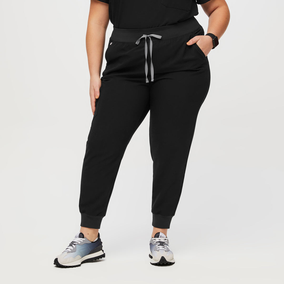 Women's 3XL-6XL Scrubs · FIGS