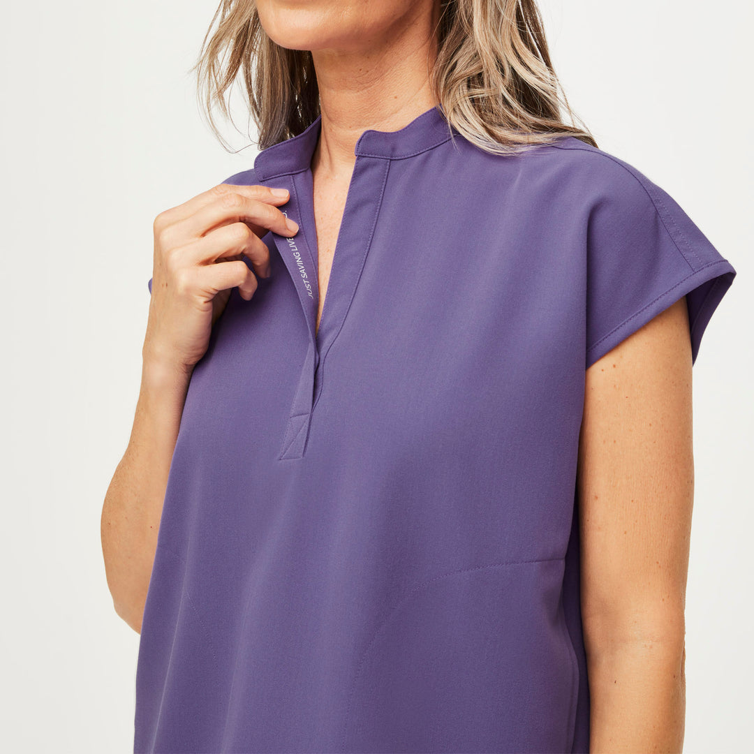 Women's Rafaela Oversized Scrub Top™ - Amethyst · FIGS